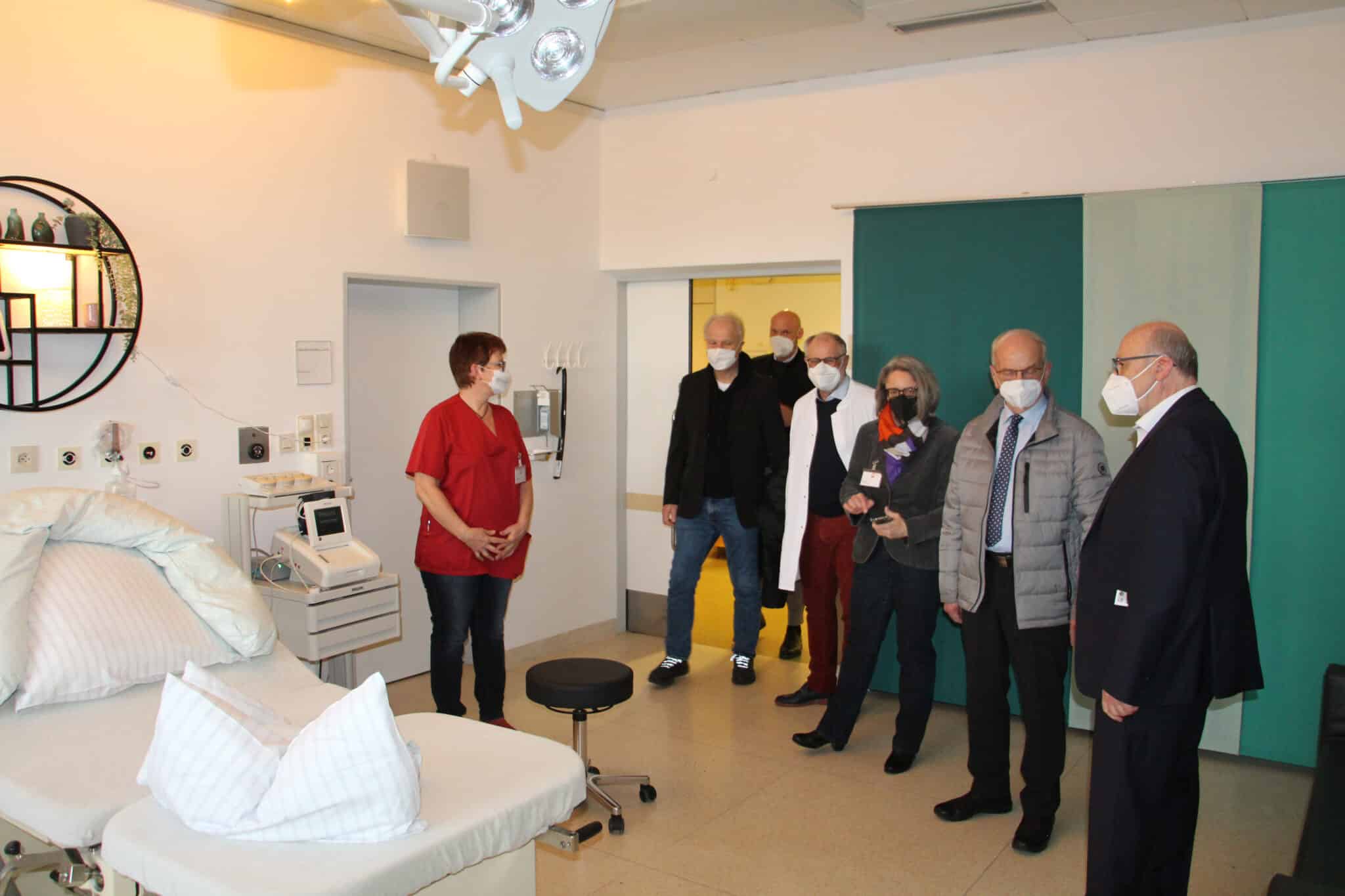 Einblicke in Kreißsaal und Wöchnerinnenstation: Großes Interesse werdender Eltern beim Tag der ...